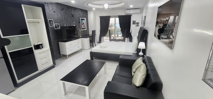 Kandiwhitetowerstudiocityview Rooftoppool Gym 8flr - Angeles