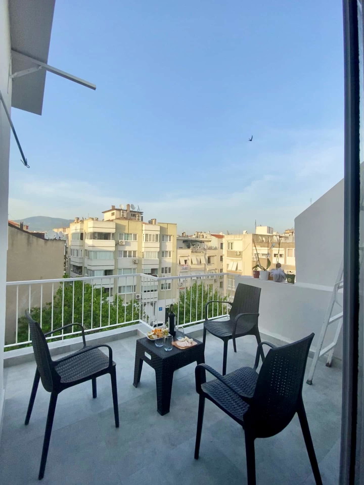 Modern Terrace Apartment With A View In The Heart Of Karsiyaka - İzmir