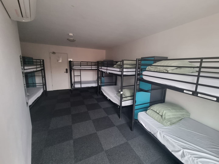 Private 10 Bed Dorm W/ Ensuite- St Kilda Hostel - Melbourne