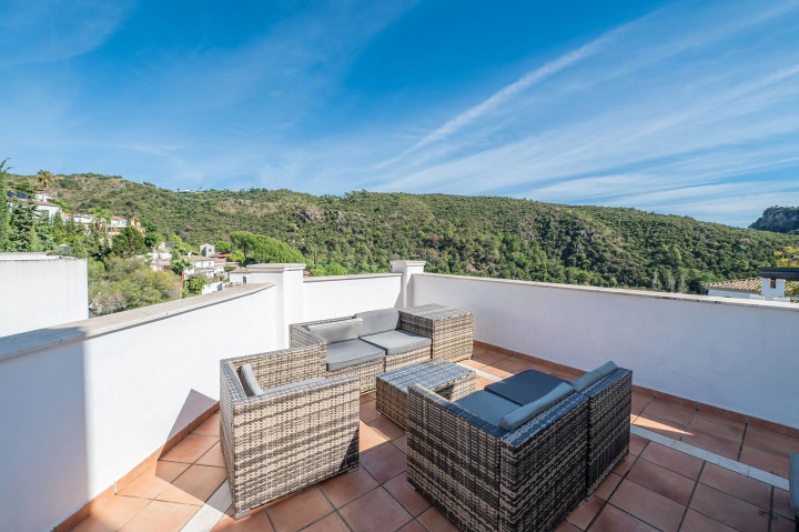 3 Bed Apartment In Benahavis - Igualeja