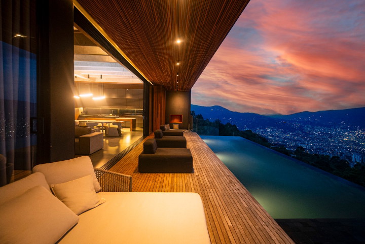 Luxurious Villa With Panoramic View And Pool - Medellín