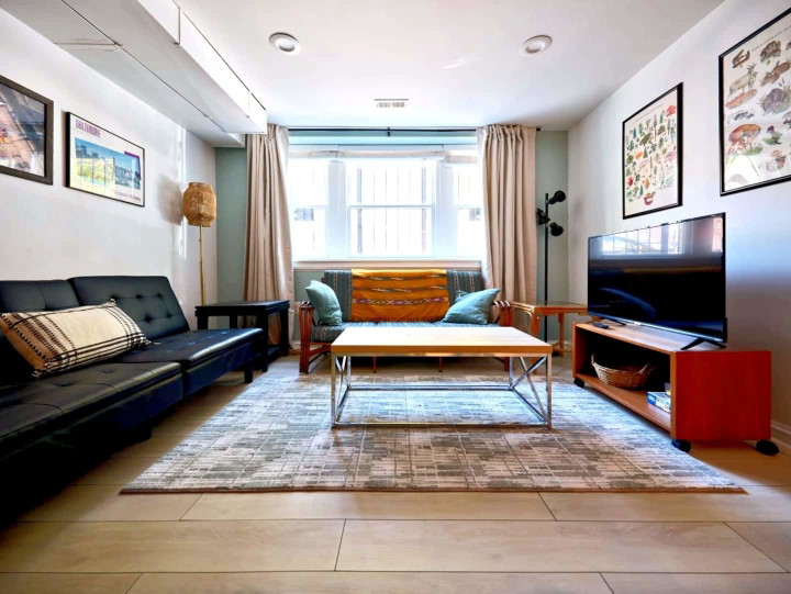 Cozy, Art-filled Apartment Near Jhu & Downtown - Baltimore, MD