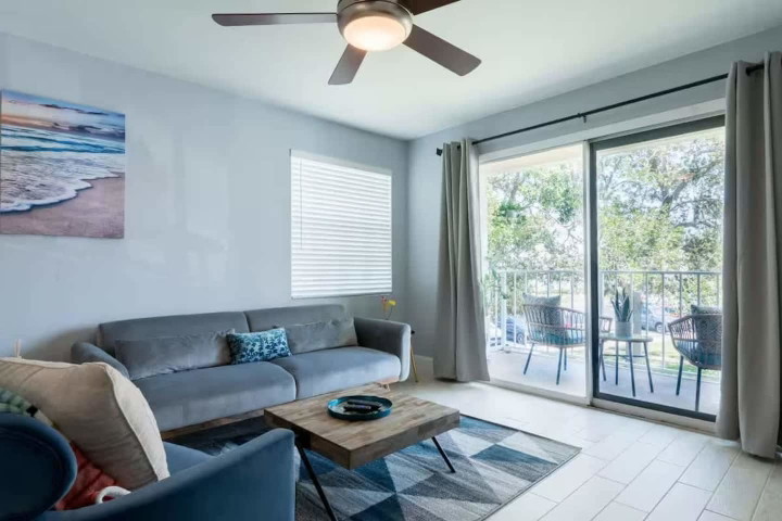 2br Beachside Condo + Pool & Hot Tub | Island Club - Melbourne Beach, FL