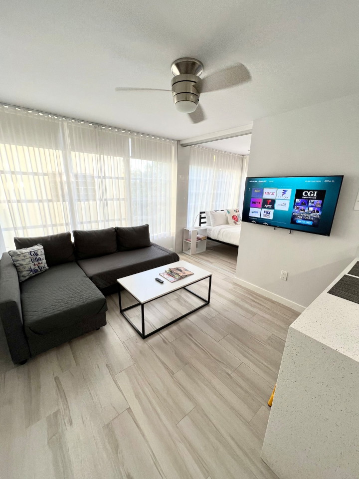 Saxo 37 - Next Convention Center & Lincoln Rd - South Beach, FL