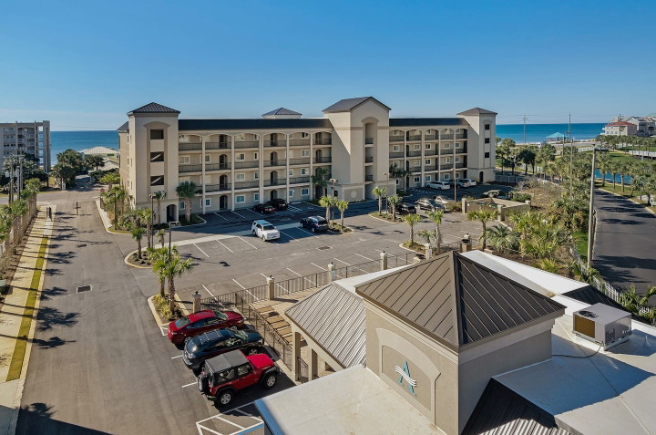 3br/2ba Condo | Pool | Hot Tub | Steps To Beach - Miramar Beach, FL