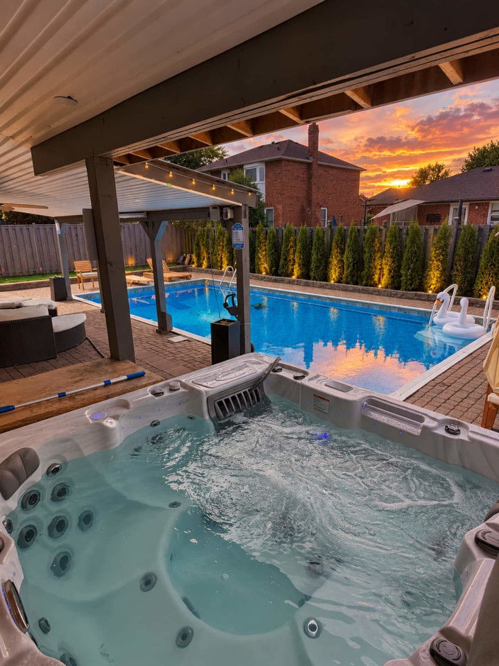 Poolside Escape | Pool + Hot Tub + Private Lot - Brampton