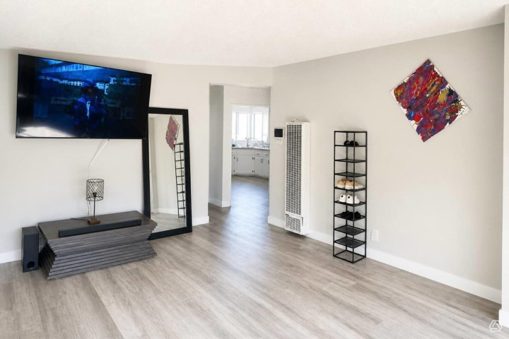 Bright Lake Elsinore Retreat Near The Water! - Lake Elsinore, CA