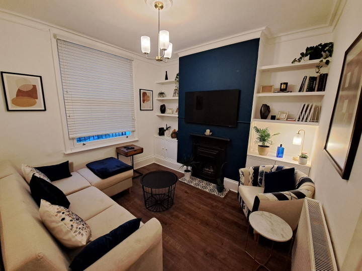 Charming Town Centre 2 Bed House - Cheltenham
