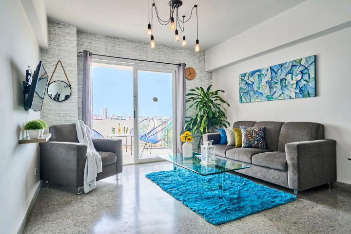 Havana Views/top Location/vedado/2bdr+2wc/terrace - Cuba