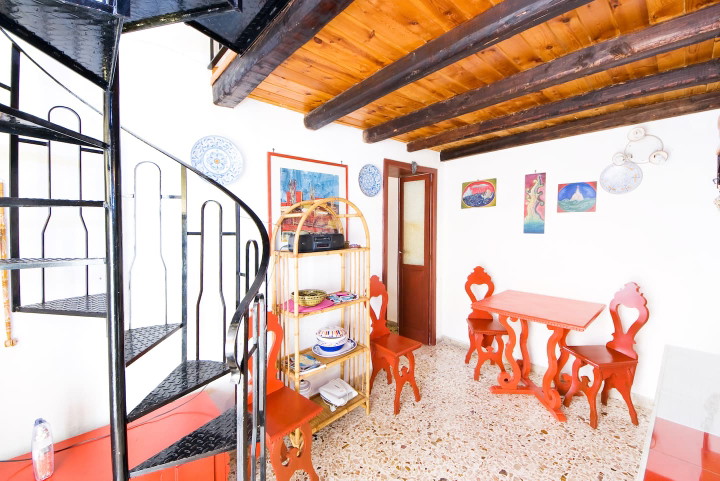 Comfortable, Well Furnished, Independent House In Ortigia. Wifi Air Conditioning - Sicilia