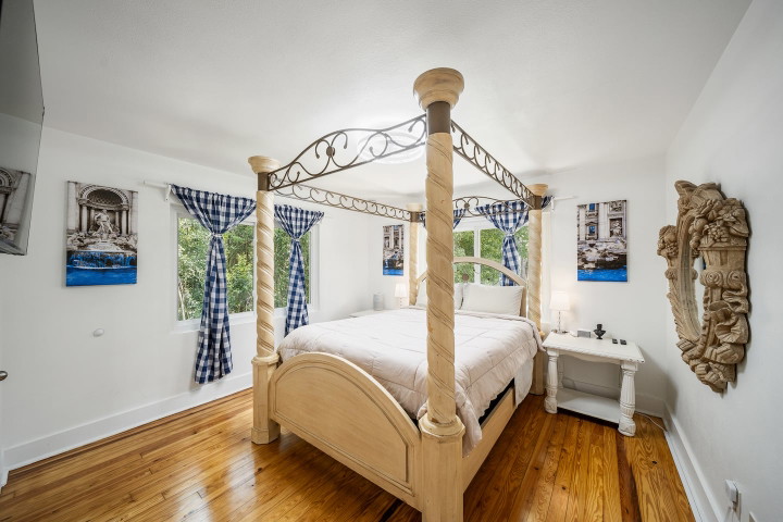 Private Top Floor, Fenced Pet Yard - Tallahassee, FL
