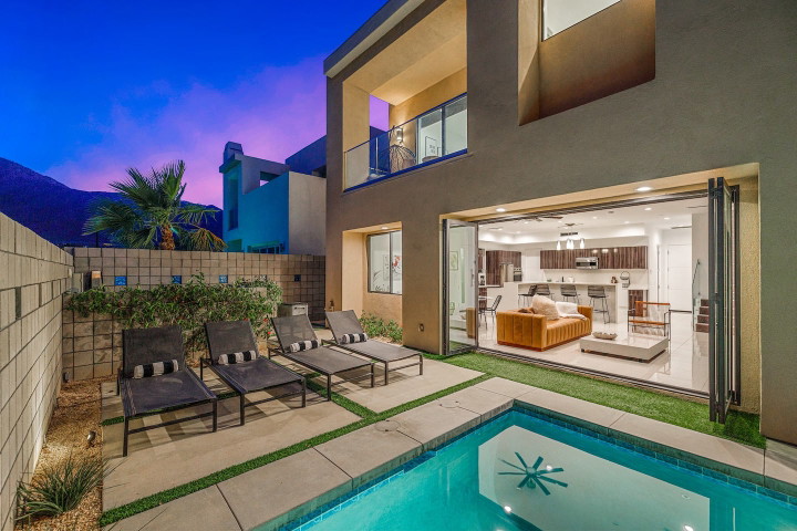 House Of Modern- Walk To Town, Private Pool & Spa! - Palm Springs, CA