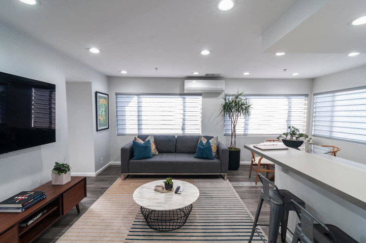 Beachfront Duplex Unit | 2 Kings 2.5ba | Roof Deck - Long Beach, CA