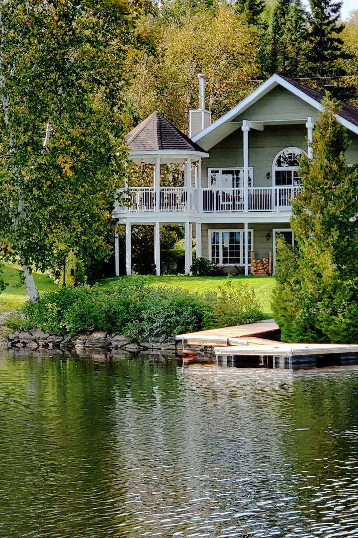 Martineaulac / Waterfront / Large Chalet - Quebec