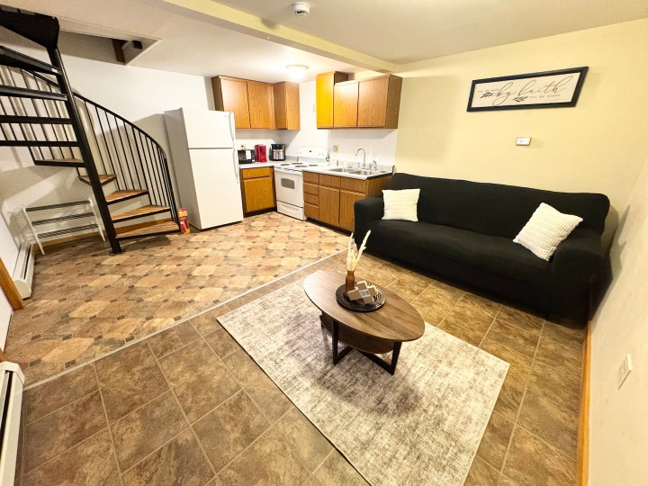 1 Min Walk To Emmc
| King Bed | 65 Tv + Wifi - Bangor, ME