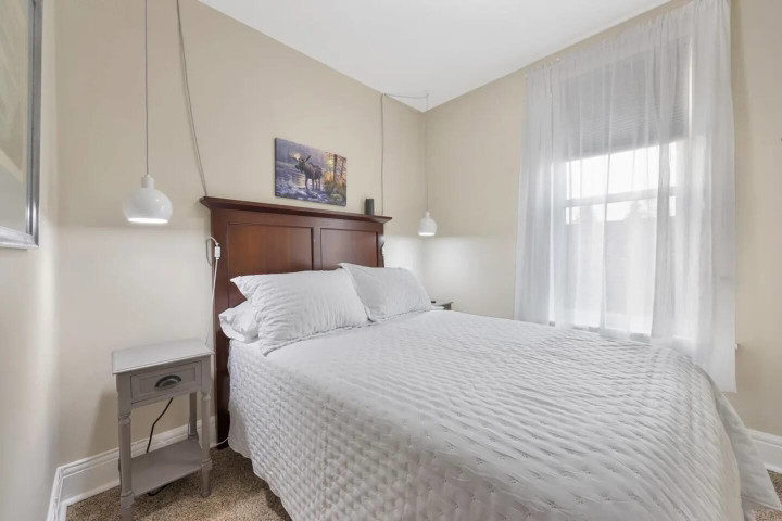 6 - Agate Bay: Downtown Retreat, 1-bedroom 1 Bath - Two Harbors, MN