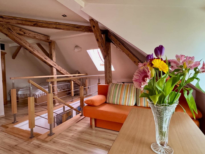 Klimatizovaný Podkrovný Apartmán V Centre - Komárno