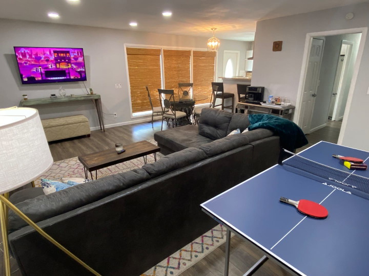Airport Convenience | Pets Aok | Multiday Discount - Pensacola, FL