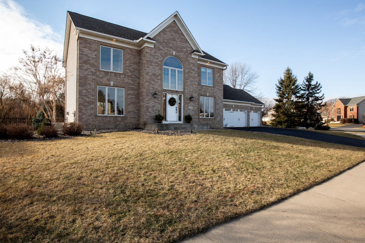Diamond At The Pointe - Lakeville, MN