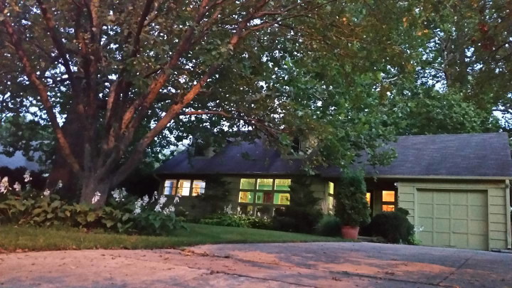 Garden Retreat Near Downtown, Botanical Immersion - Des Moines, IA