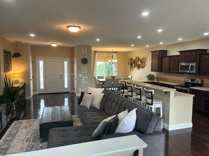 "Lighthouse Point" Luxury Home With Hot Tub & Gym! - Kearney, NE