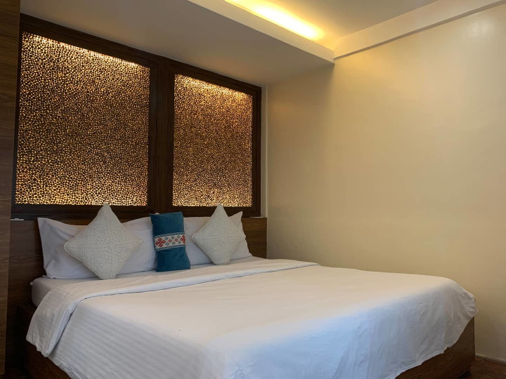 Chic Suite | Mountain View + Free Parking + Wifi - Tagaytay