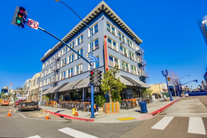 Bed In 4-bed Mixed Dorm In Downtown Hostel - San Diego, CA