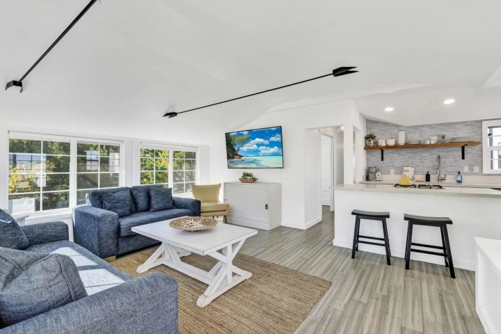 Modern A-frame | Walkable | Two Balconies | Views - Avalon, CA