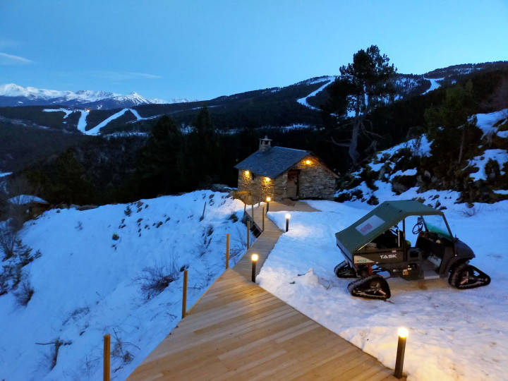 Magic Borda Cremat. Cardemeller Hut4-005018 - Andorra