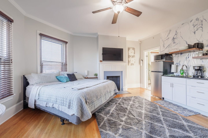 Strath Studio Apartment W/ Massive Bathroom - Rochester, NY