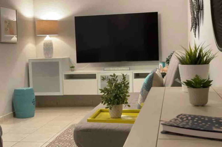 Sea Breeze Cozy Apt. Steps To Beach W/private Pkg - Dorado