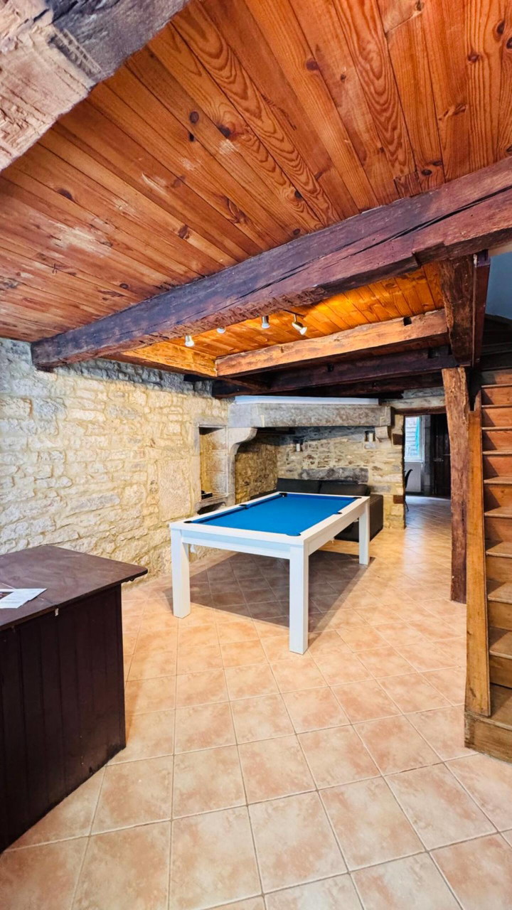 Maison De Ville, 4 Chambres, Salon Avec Billard - Baume-les-Dames