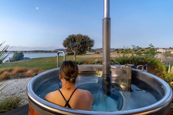 Stargazers Waterfront Hot Tub Cottage Tasmania Itas - Australia