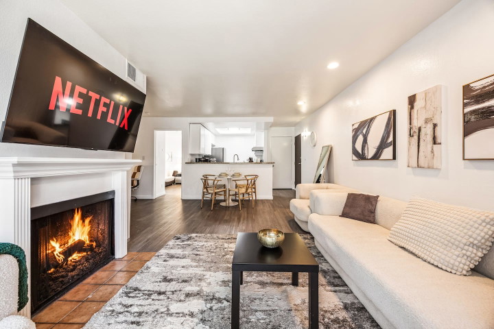 Hidden Gem | Near Hollywood Walk Of Fame - Hollywood
