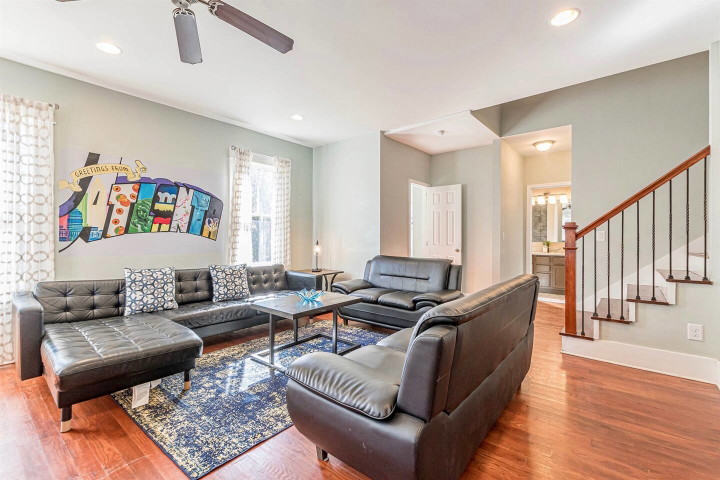 2 Story Large Apartment | 5 Min To Downtown - Atlanta, GA