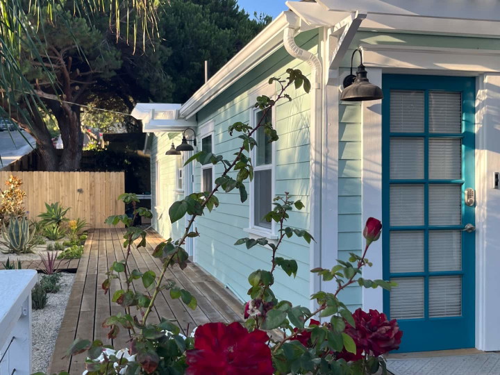 Private Oasis, Summerland Waterscape Cottage - 섬머랜드