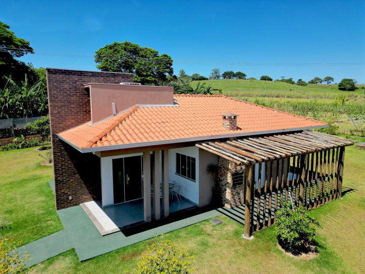 Casa Familiar Tranquila Em Uma Destilaria De Gin - Brazil
