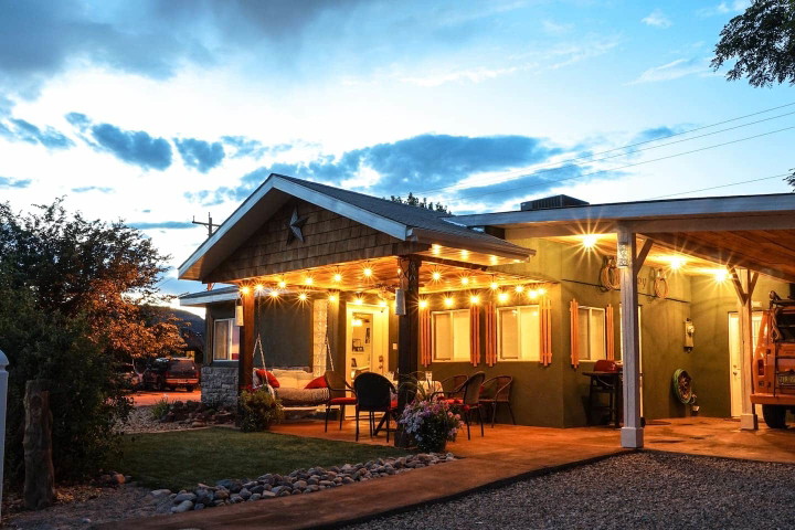 Two Master Suites ~ Each One Unique ~ In Town~ Close To Restaurants - Kanab, UT