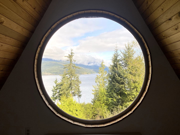 Rustic Cabin With Serene Water Views - Sechelt