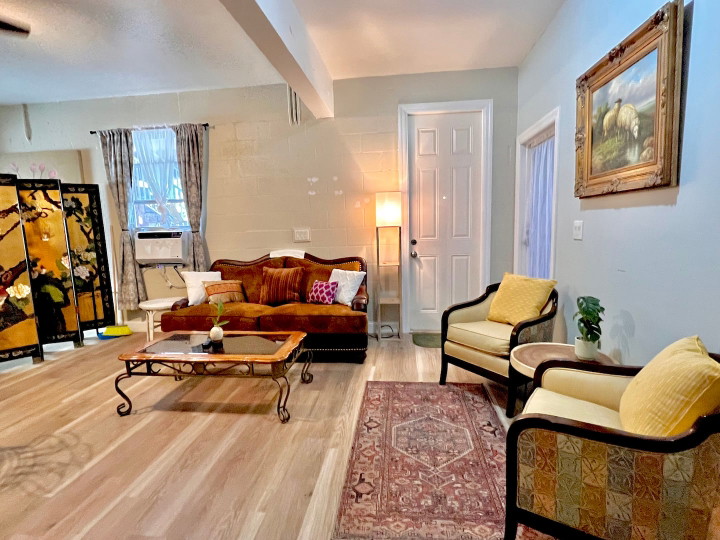 Central, Two Bedroom Guesthouse - Naples, FL