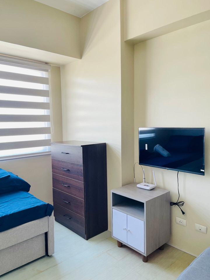 * *H2 Modern City Condo - Iloilo City