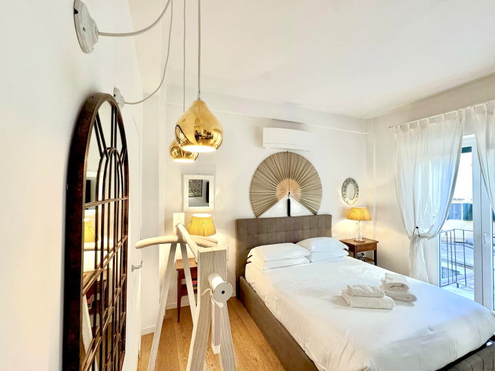 Love The Stylish With Lift  Ponte Vecchio - Florence