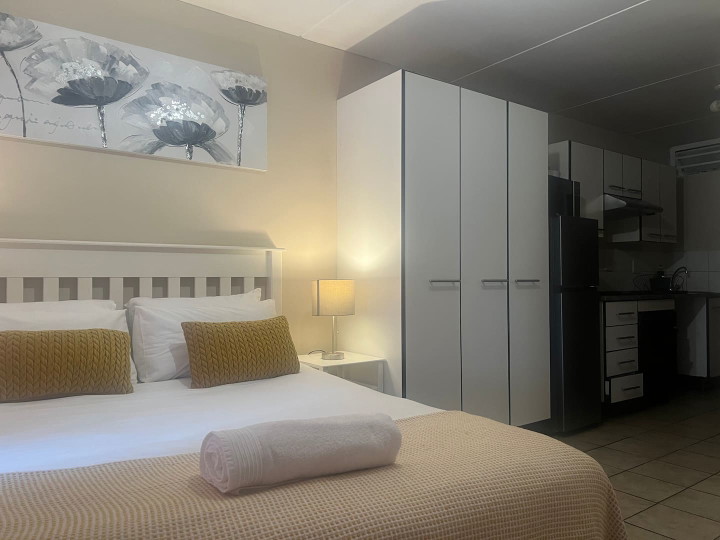 Smart And Cozy Studio With Netflix And Showmax - Pretoria