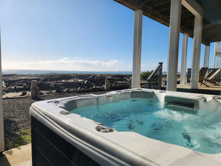 Beach Gem- Beach Front Hot Tub - Ocean Shores, WA