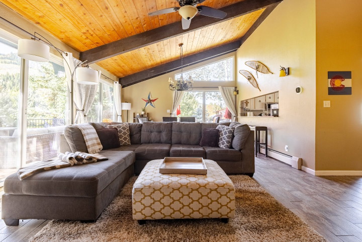 Sunny, Golf Course Home W/ Private Hot Tub & Deck! - Avon, CO