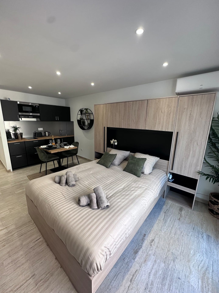 Beautiful Studio With Balcony On Rue D'antibes - Cannes