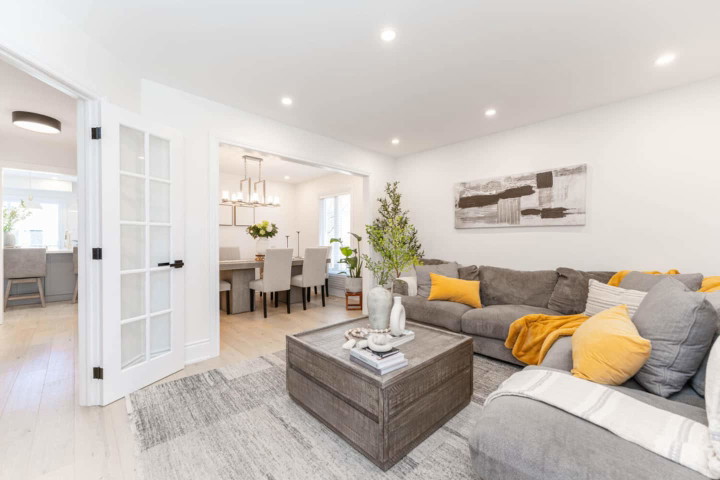 Newly Renovated Home/3 Bed/2.5bath/parking - Brampton