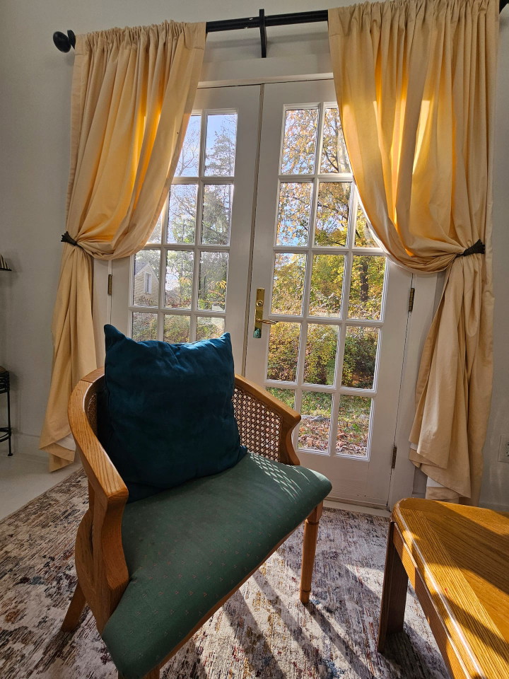 Sunny French Cottage - Long Island, NY