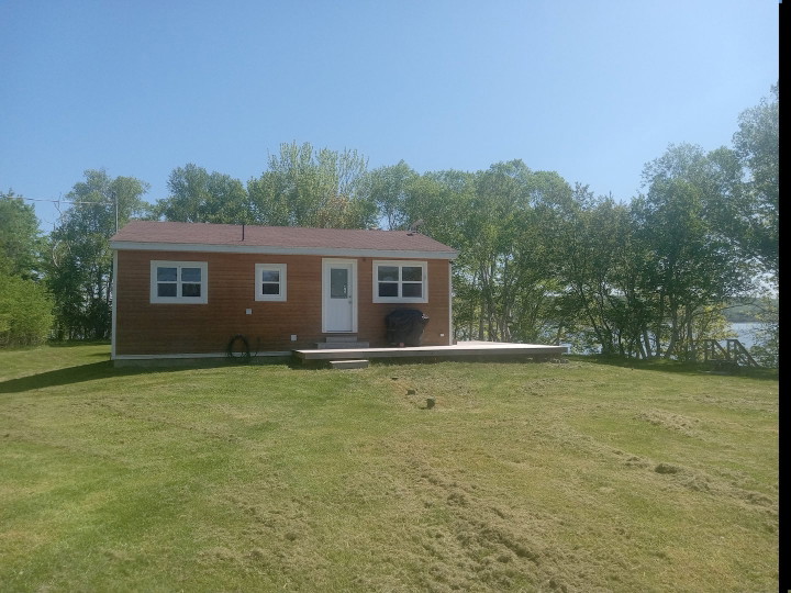 2-bedroom Cottage On Lake Ainslie Private Beach - Nova Scotia