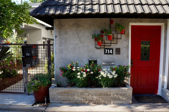 Midtown Downtown Guesthouse Backs To Private Park - Sacramento, CA